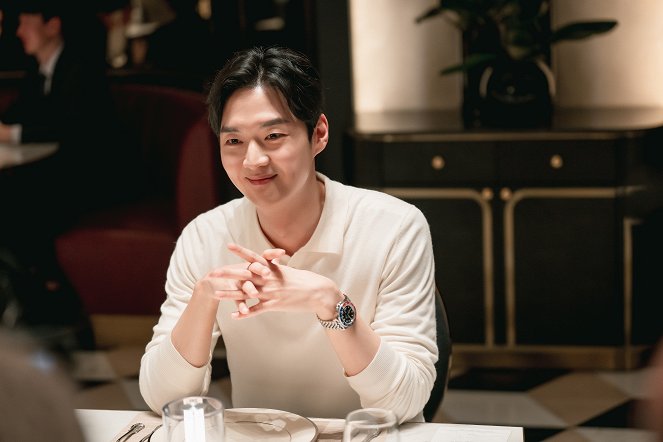 Nyutopia (2025) | Galerie - Ze seriálu | ČSFD.cz