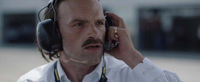 RIVALI: Akadémia rýchlosti (2025) | Galéria - Z filmu | ČSFD.sk