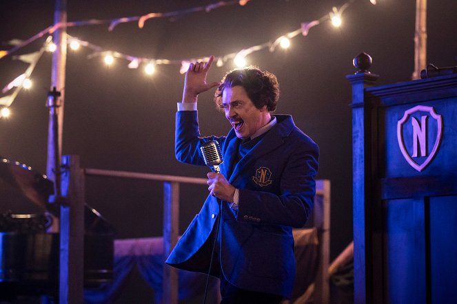 Wednesday - Je to tady zas (S02E01) (2025) | Galerie - Z epizody | ČSFD.cz