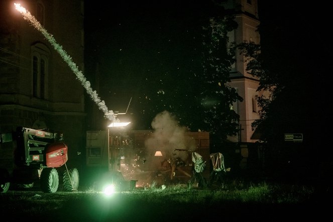 Ze Network – Titkos hálózat - Fessük vörösre a várost (E01) (2022 ...