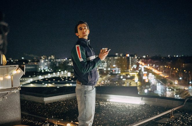 Almania - Klassenfahrt (S03E07) (2025) | Galéria - Z epizódy | ČSFD.sk