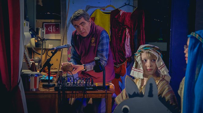 Mimino na mušce (2025) | Galerie - Ze seriálu | ČSFD.cz