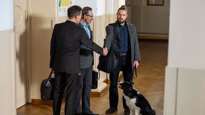 Na sygnale - Atak zombie (S13E112) (2026) | Galerie - Z epizody | ČSFD.cz
