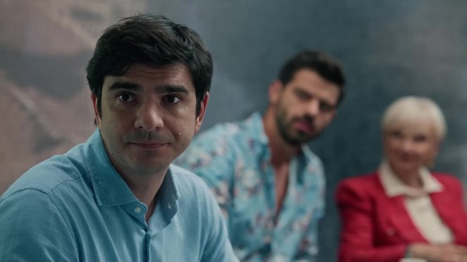 Tati Part Time (2024) | ČSFD.cz