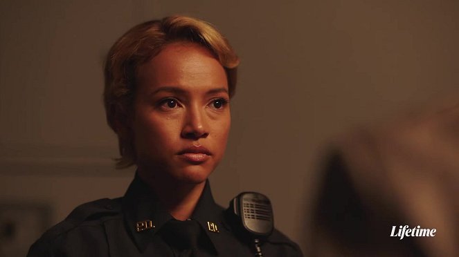 Searching for a Serial Killer: The Regina Smith Story (2024) | ČSFD.cz