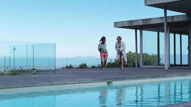 Invasive (2024) | ČSFD.cz