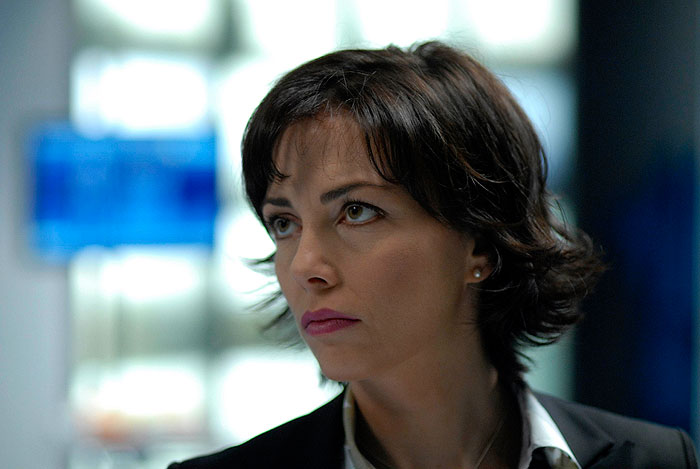 Defying Gravity (2009) | ČSFD.cz