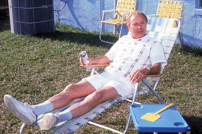 Střihoruký Edward (1990) | ČSFD.cz