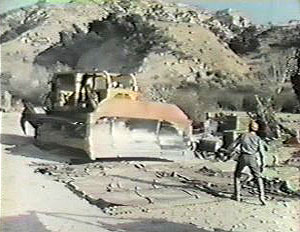 Killdozer (1974) | ČSFD.cz