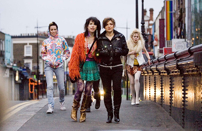 Happy (2008) | ČSFD.cz