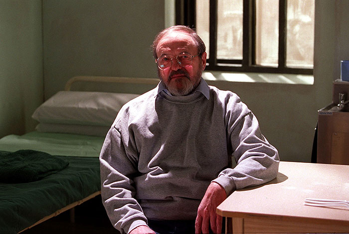 Harold Shipman - Doktor Smrt (2002) | ČSFD.cz