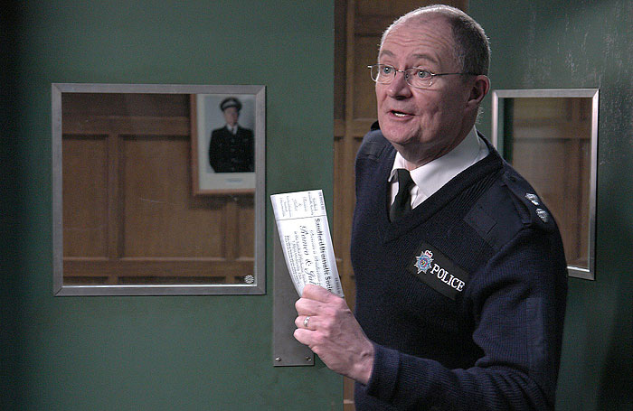 Hot Fuzz (2007) | Facts - Mistakes in the film | ČSFD.cz