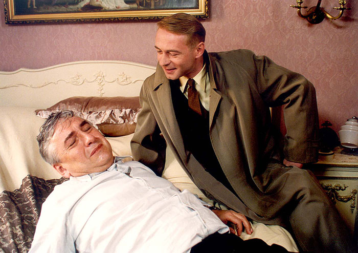 I ve smrti sami (2004) | Filmotheek | ČSFD.cz