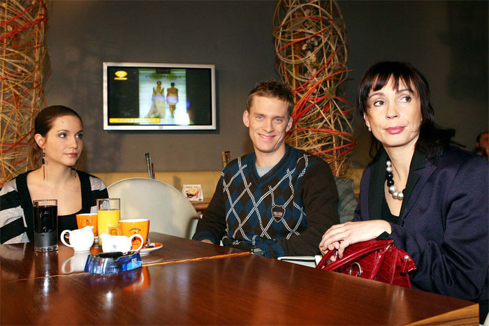 Horákovi - Kdo jinému jámu kopá... (S01E21) (2007) | ČSFD.cz