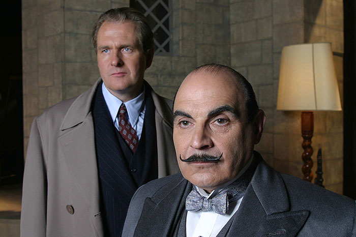 Agatha Christie's Poirot - Rodinné sídlo (S10E03) (2006) | ČSFD.cz