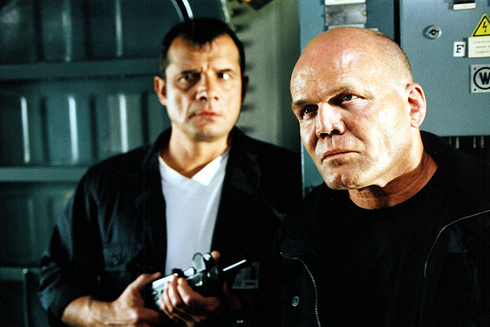 Tsunami (2005) | ČSFD.cz