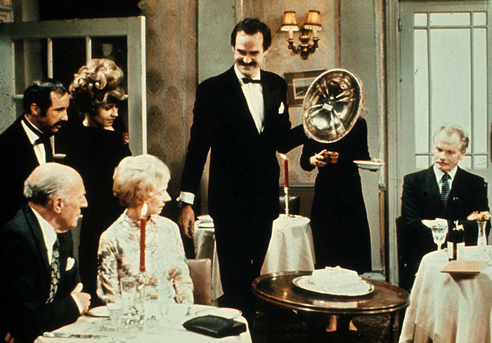 Fawlty Towers (1975) | Folgen | ČSFD.cz