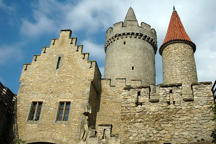 Krajinou příběhů českých hradů známých i neznámých (2011) | ČSFD.cz