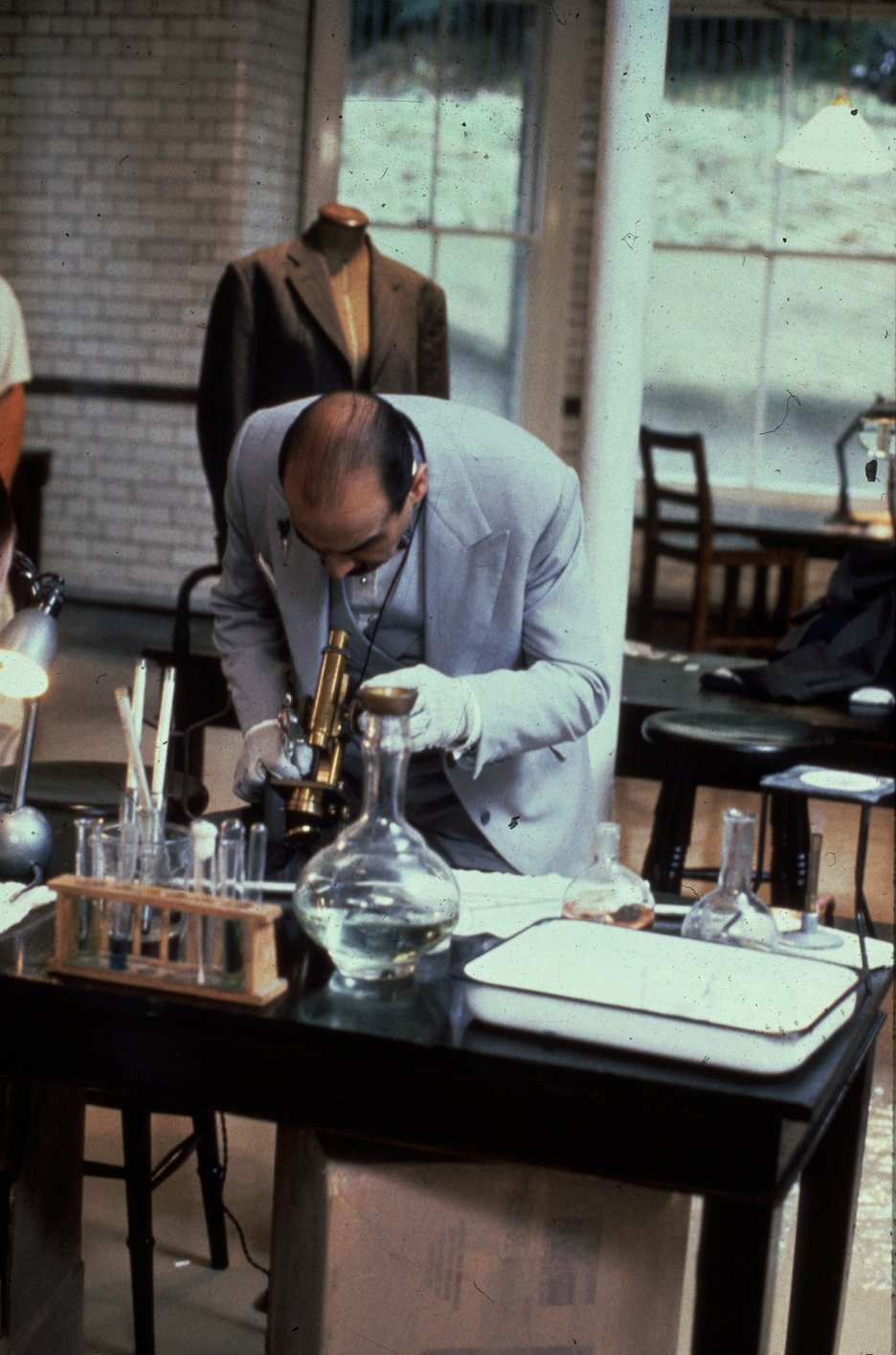 Poirot - Dwadzieścia cztery kosy (S01E04) (1989) | Recenzje ...