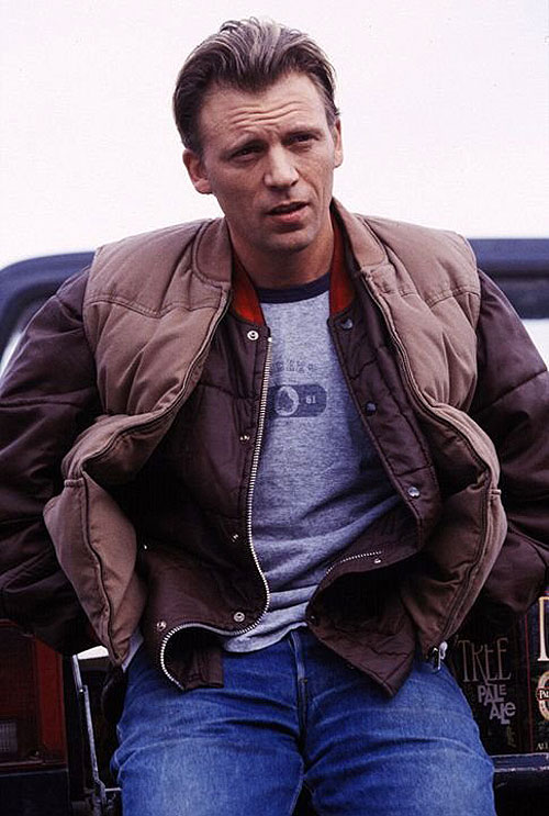 Květiny a granáty (2002) | ČSFD.cz