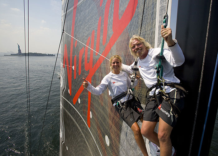 Bransonovi: Budiž peklo nebo záplava (2008) | ČSFD.cz