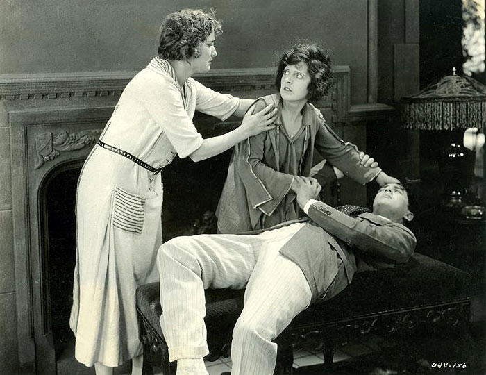 Robert Agnew | Galerie - Z filmu | ČSFD.cz