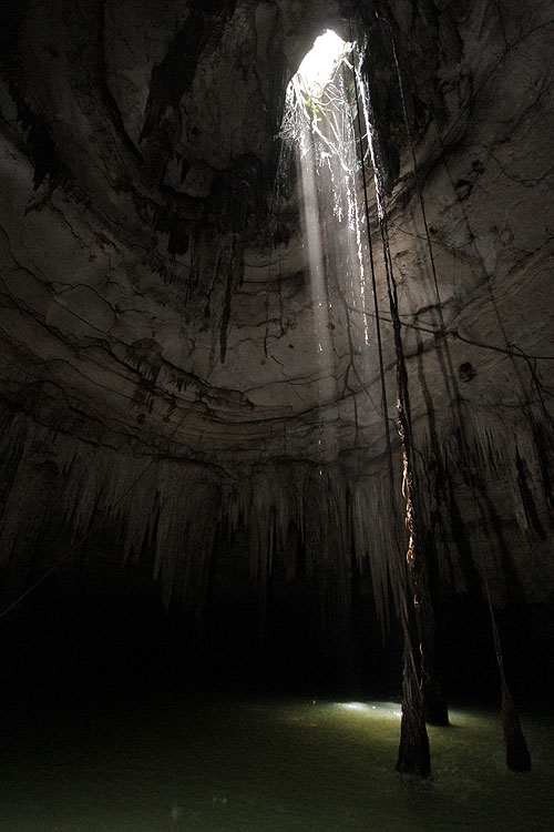 Maya Underworld: The Real Doomsday (2012) | ČSFD.cz