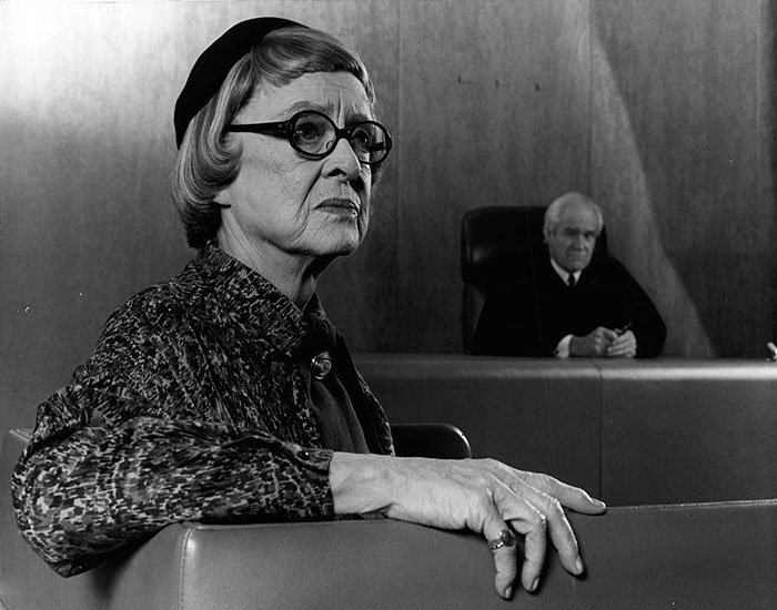 A Piano for Mrs. Cimino (1982) | ČSFD.cz