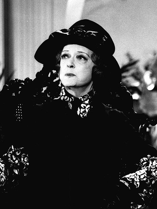 The Disappearance of Aimee (1976) | ČSFD.cz