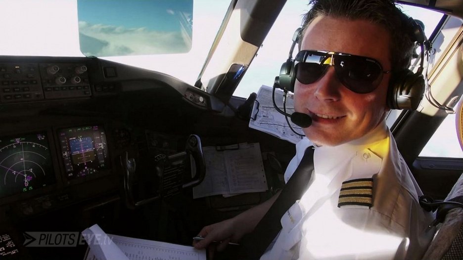 PilotsEYE.tv: Hong Kong (2013) | ČSFD.sk