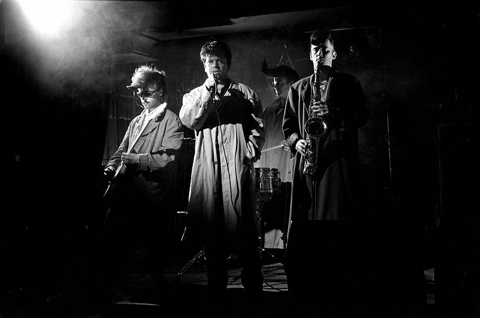 Thru the Wire (1987) | ČSFD.cz