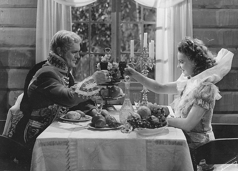 Tanssi yli hautojen (1950) | Galéria - Z filmu | ČSFD.sk