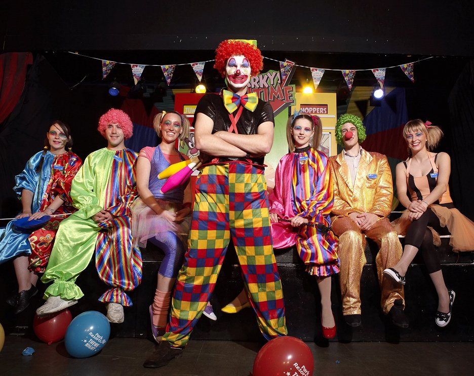 Utajený šéf (2009) | Ciekawostki - Powiązane ciekawostki | ČSFD.cz