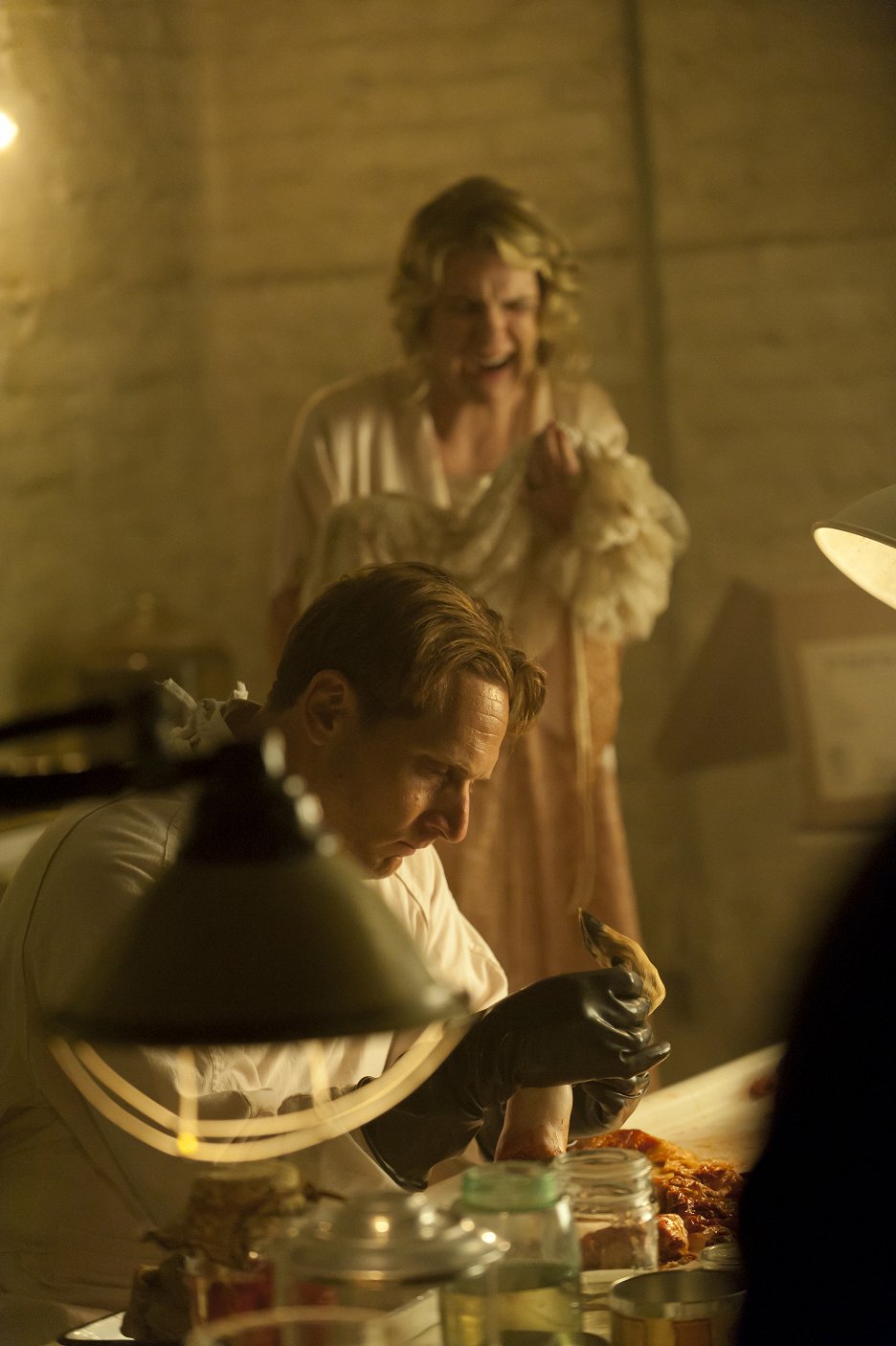 American Horror Story - Halloween 1/2 (S01E04) (2011) | ČSFD.cz