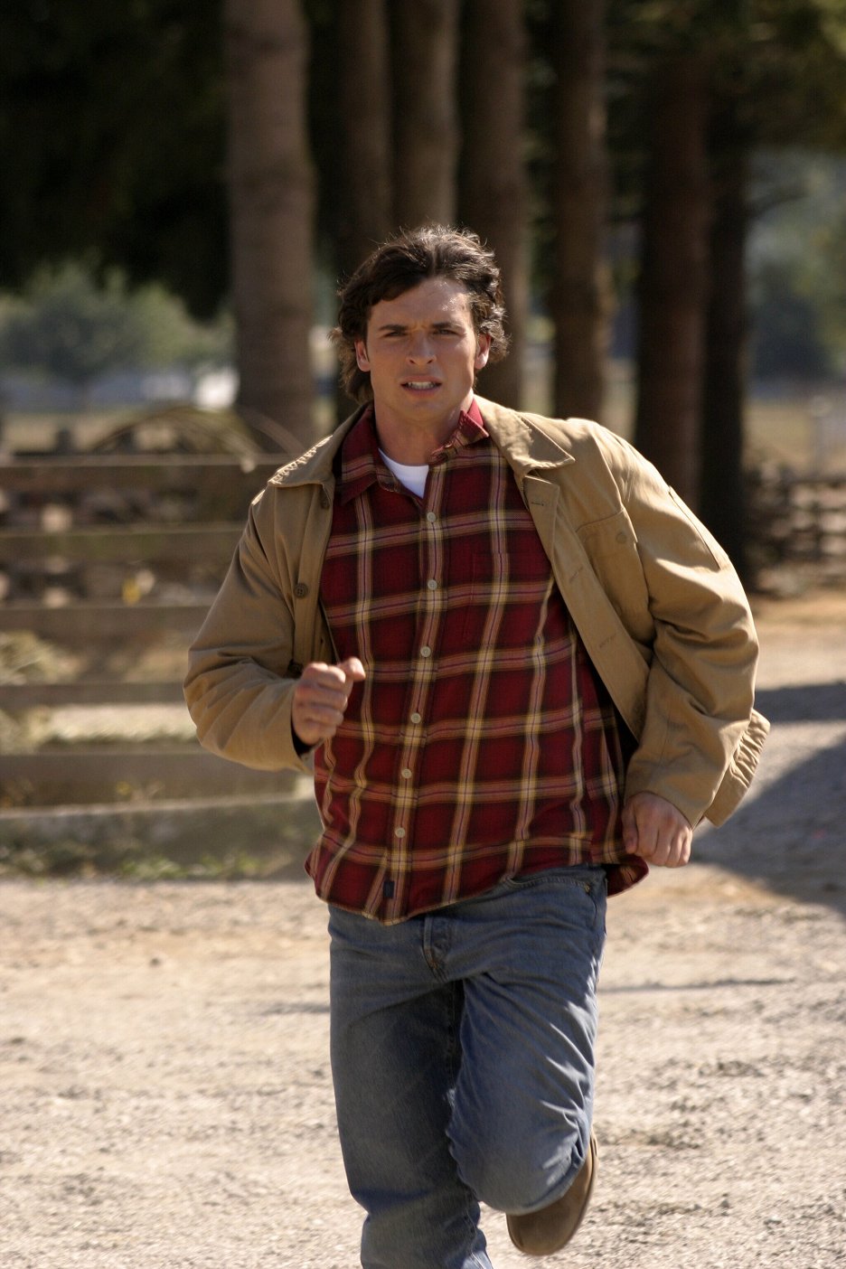 Smallville - Perry (S03E05) (2003) | Cinematheque | ČSFD.cz