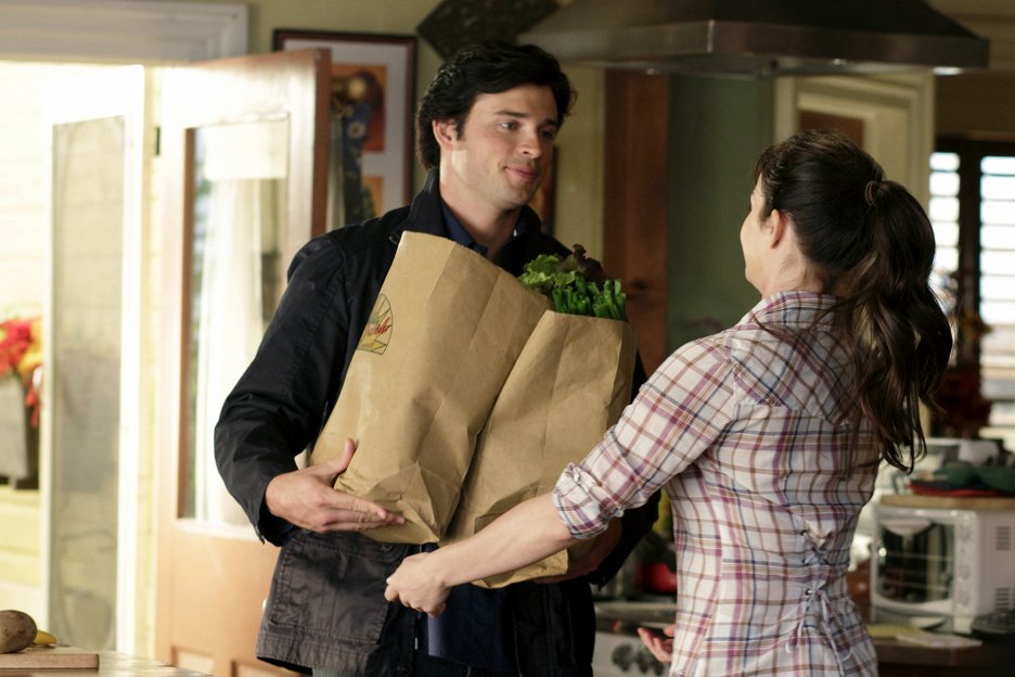 Smallville - Útok (S10E07) (2010) | ČSFD.cz