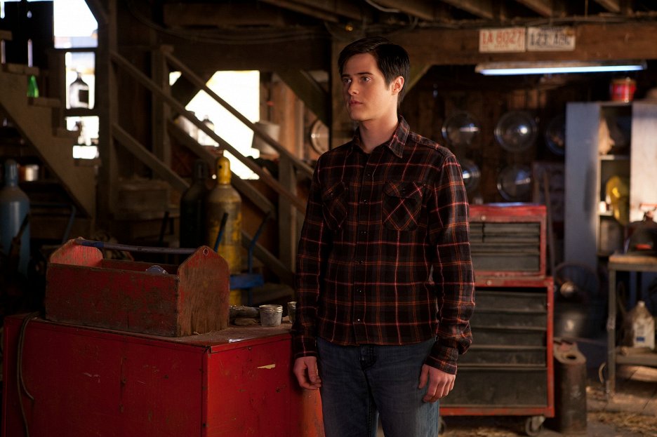 Smallville - Potomek (S10E16) (2011) | ČSFD.cz