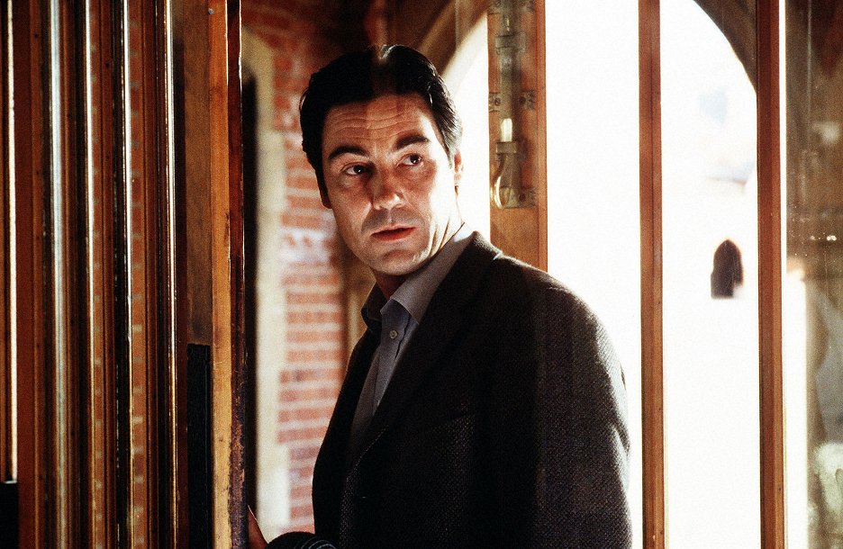 Inšpektor Lynley: Vražda v elitnej škole (2002) | ČSFD.sk