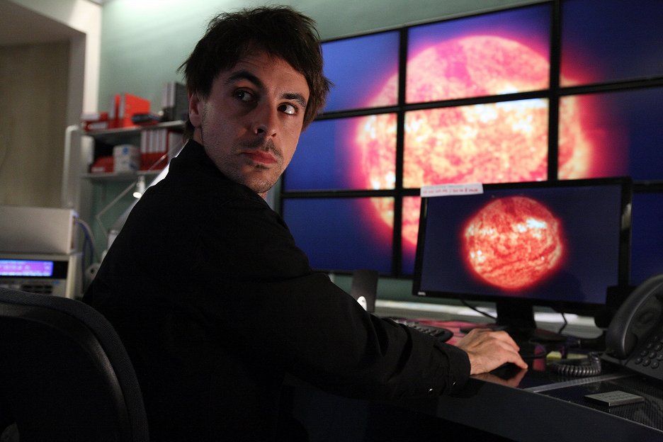 Paradox (2009) | ČSFD.cz