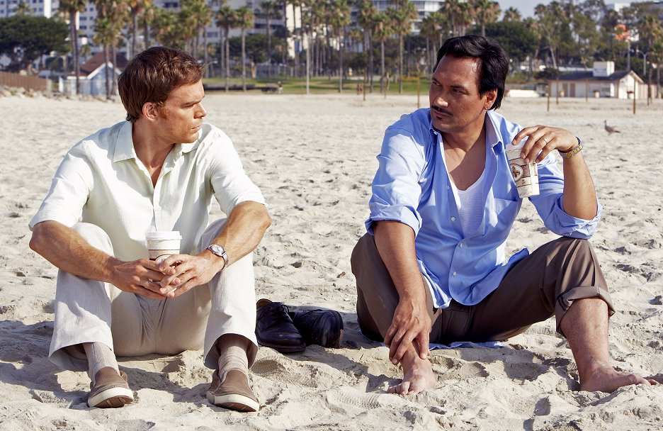 Dexter - Co je doma, to se počítá (S03E04) (2008) | ČSFD.cz