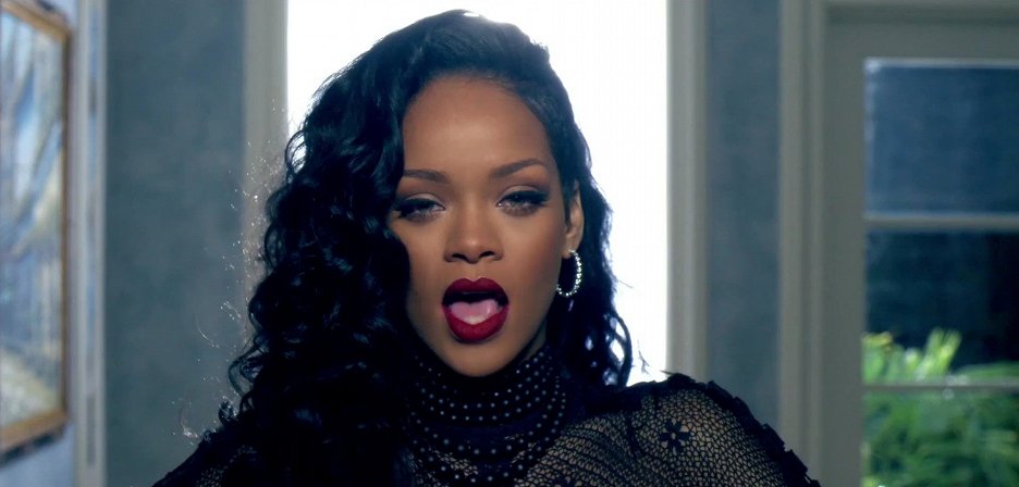 Shakira feat. Rihanna - Can't Remember to Forget You (2014) | ČSFD.cz