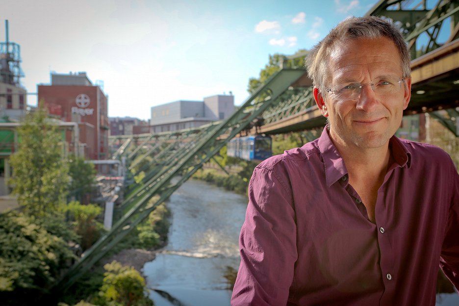 Bolest, hnis a jed (2013) | ČSFD.cz