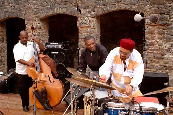 Retour à Gorée (2007) | ČSFD.cz