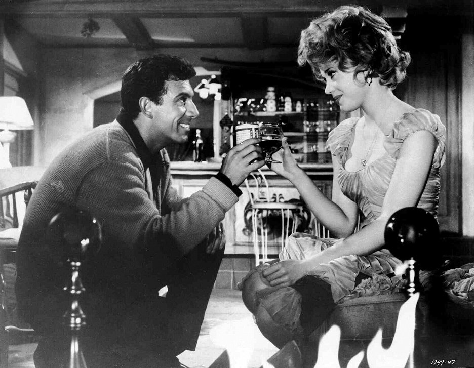 Period of Adjustment (1962) | ČSFD.cz