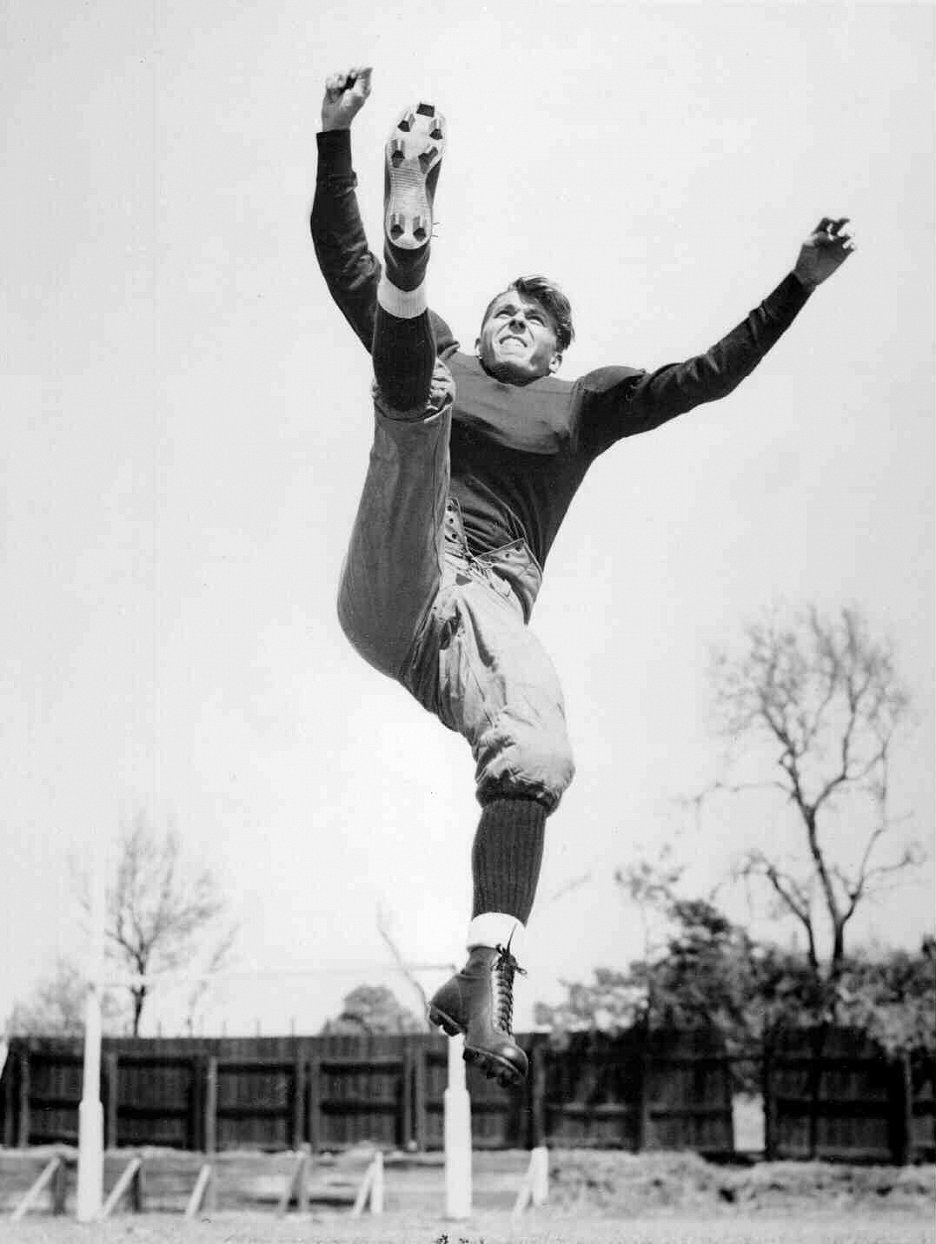 Knute Rockne All American (1940) | Galerie - Z filmu | ČSFD.cz