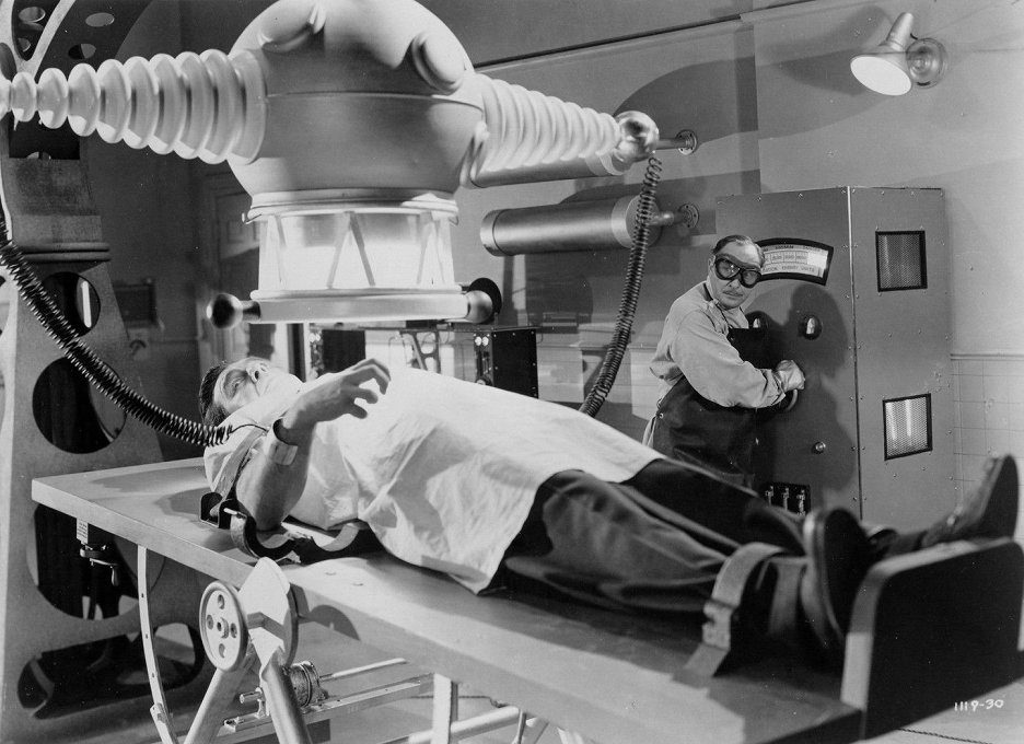 Man Made Monster (1941) | ČSFD.cz