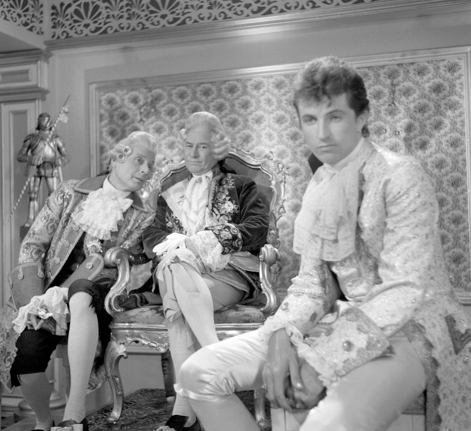 Popelka (1969) | Galerie - Covery | ČSFD.cz