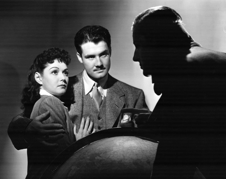 Man at Large (1941) | ČSFD.cz