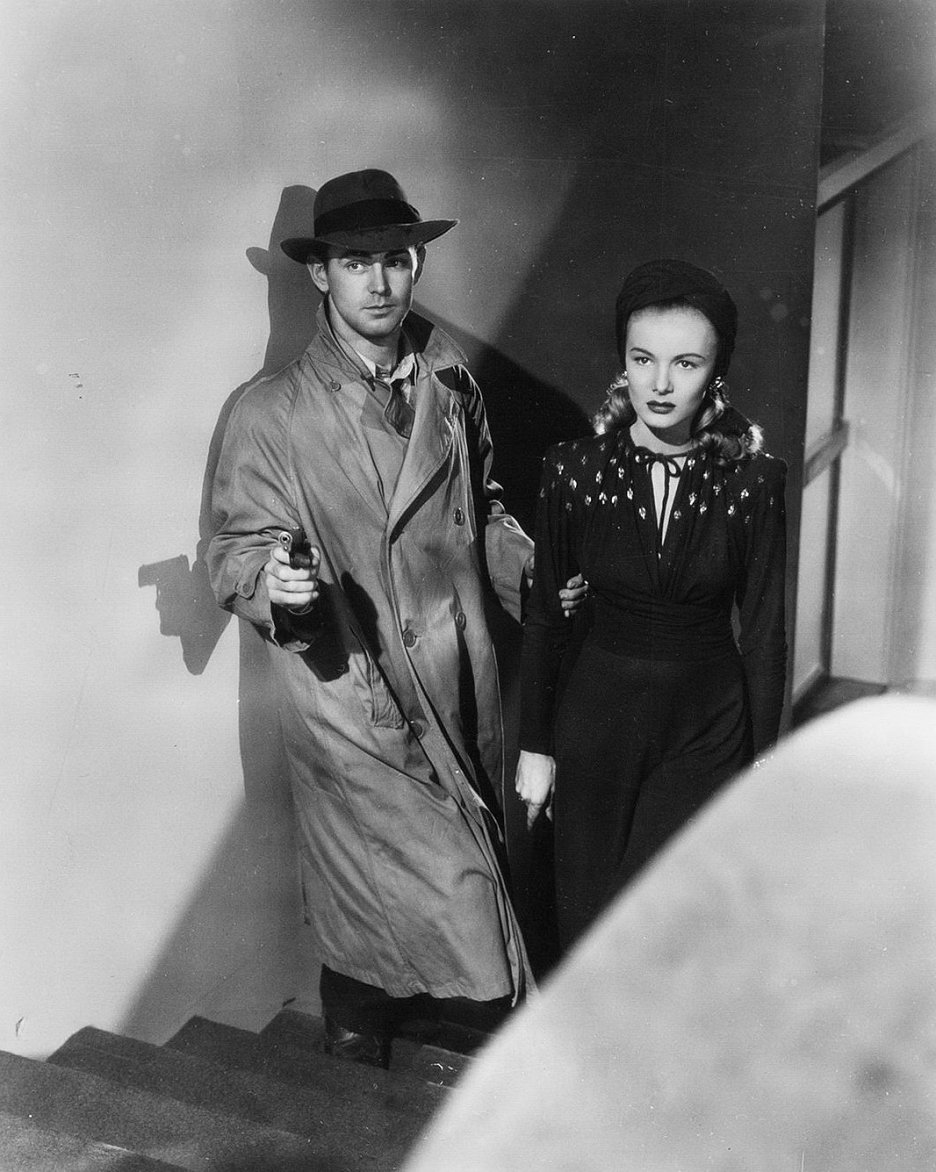 Revolver na prodej (1942) | ČSFD.cz