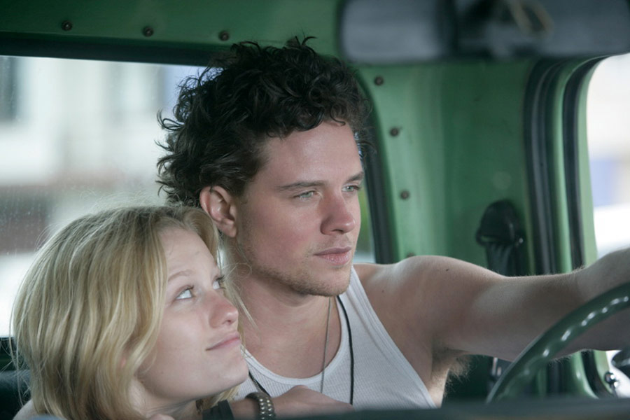 About Cherry (2012) | ČSFD.cz